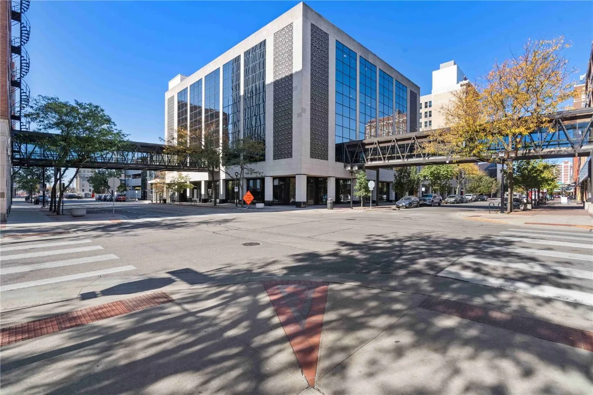 Commercial Lease For Lease – – – – Price $0 – 2507478 – Q4 Commercial ...