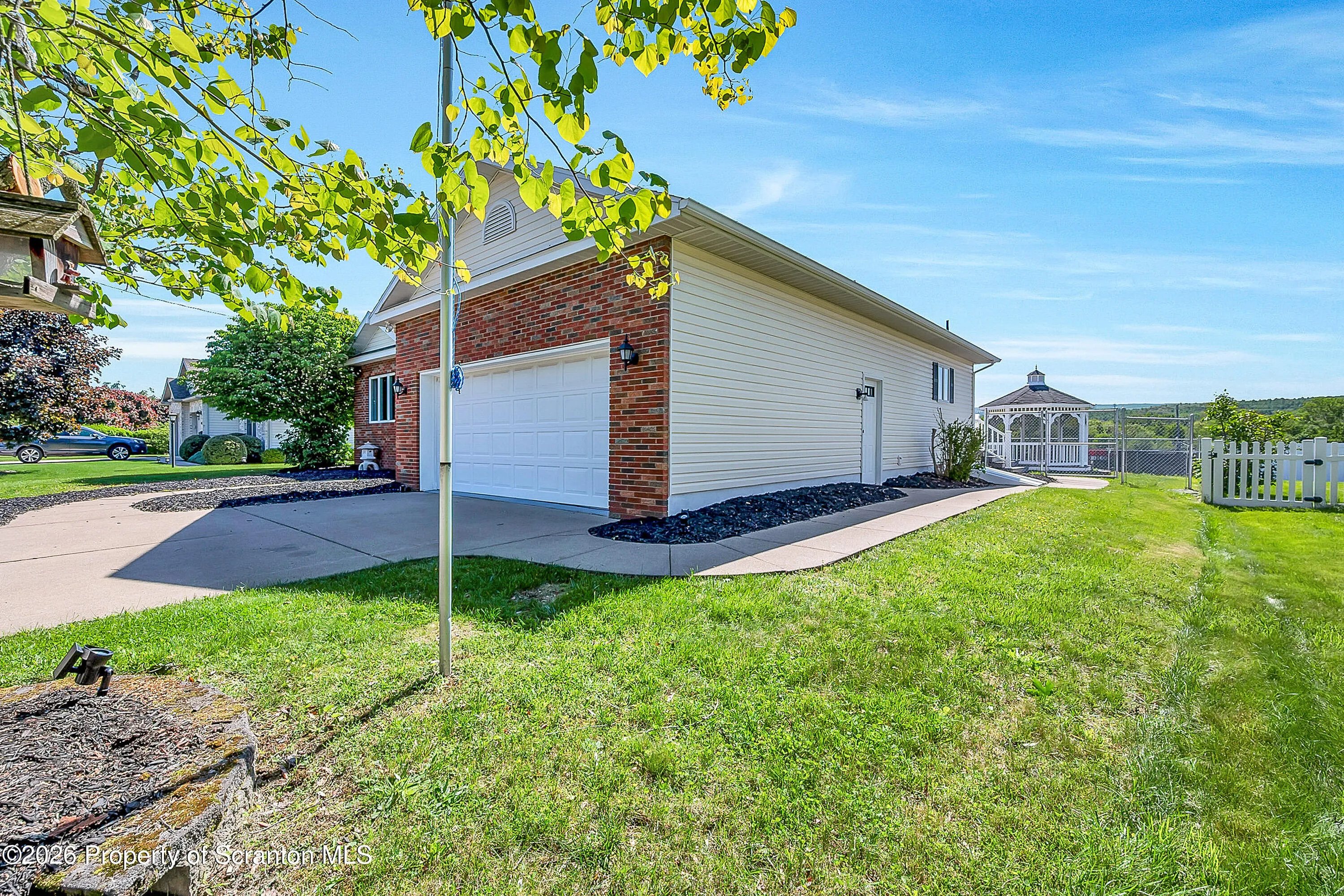 Residential For Sale 438 1st Street, Blakely, Pennsylvania 18447 - 7 ...