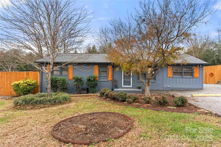 Fallscrest – The Simpson Group | Belmont, NC Real Estate Agents